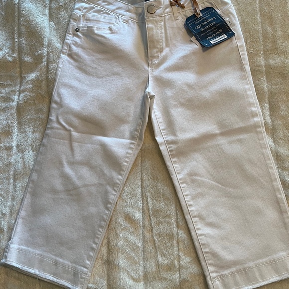Democracy | Pants & Jumpsuits | Democracy Capris | Poshmark